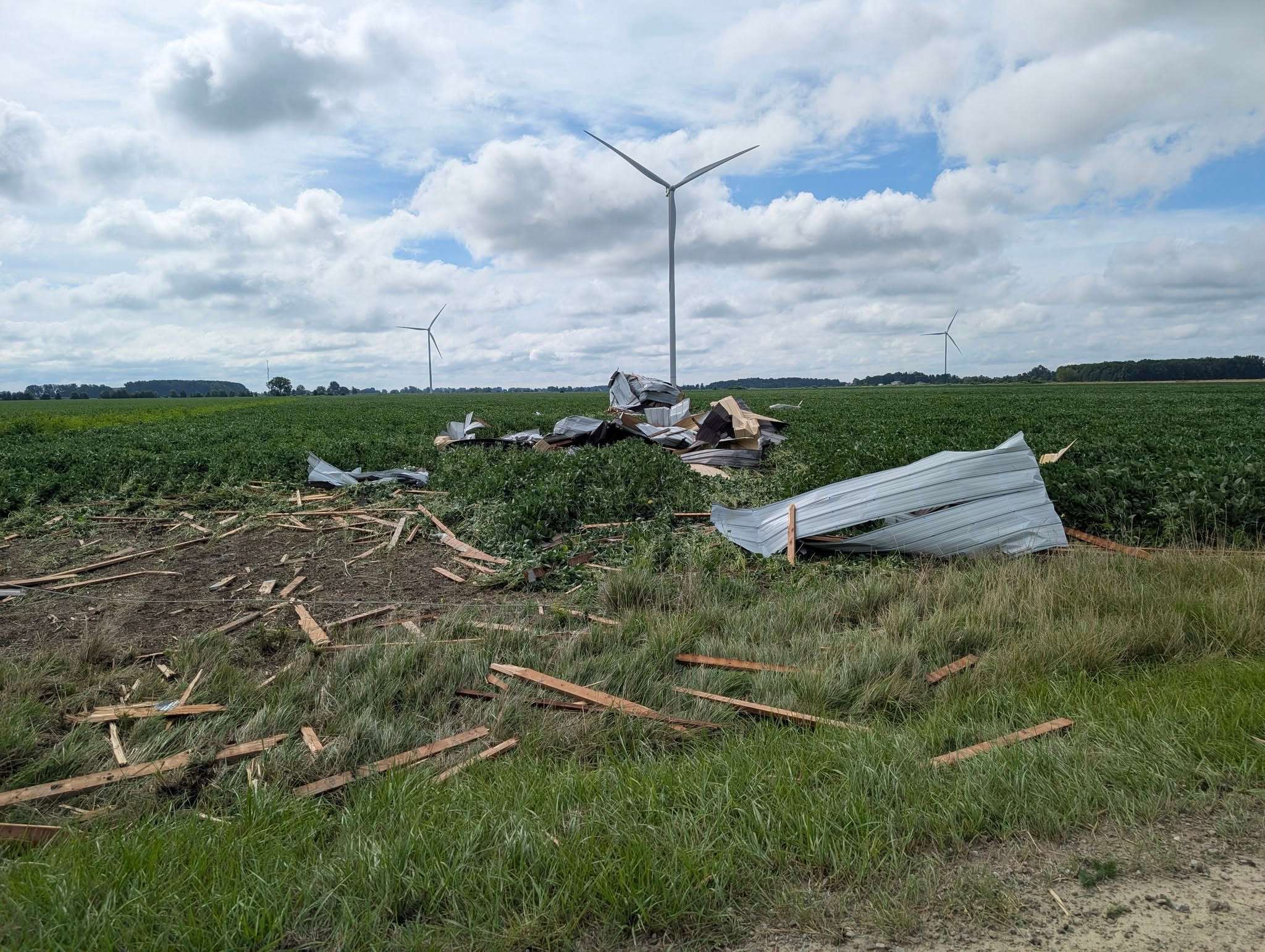 Strong winds cause damage in Wheatley