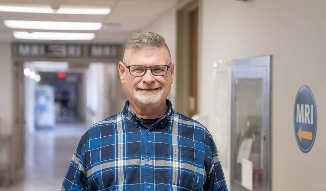 Surgeons use portable MRI to better remove Owen Sound man's tumour