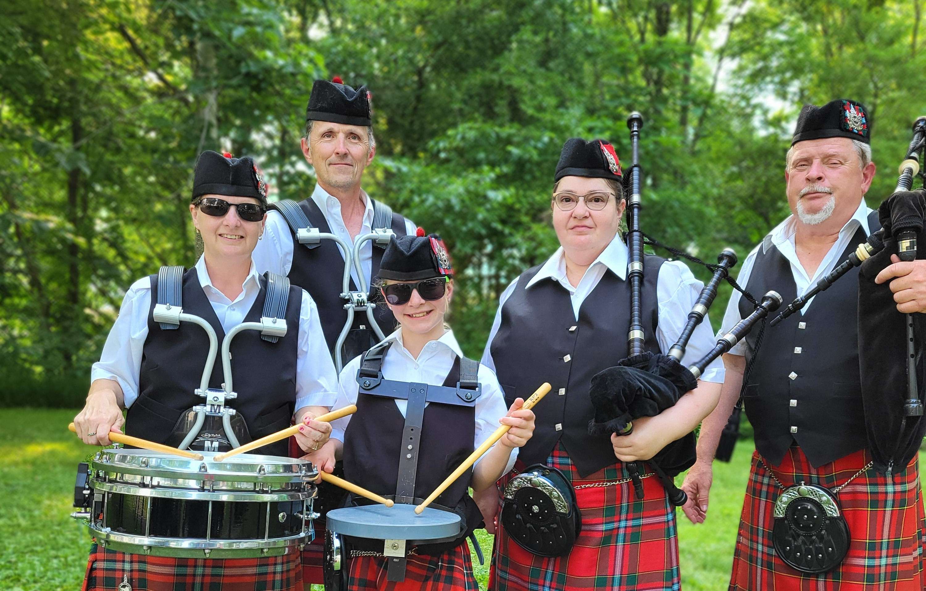Local pipe and drum band heading to New Brunswick