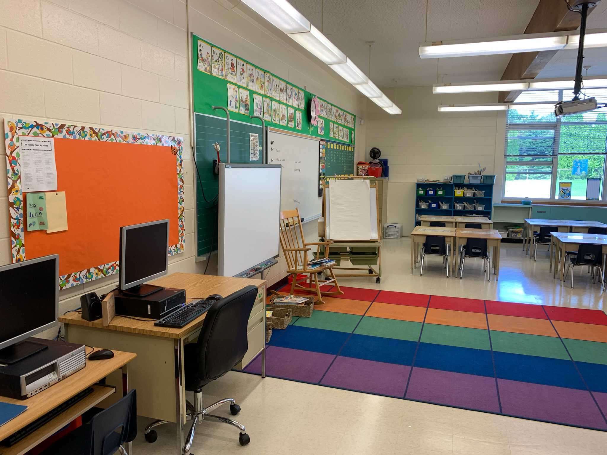 Students return to online classrooms in Windsor-Essex