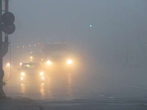 Thick fog slows morning commute, halts school buses