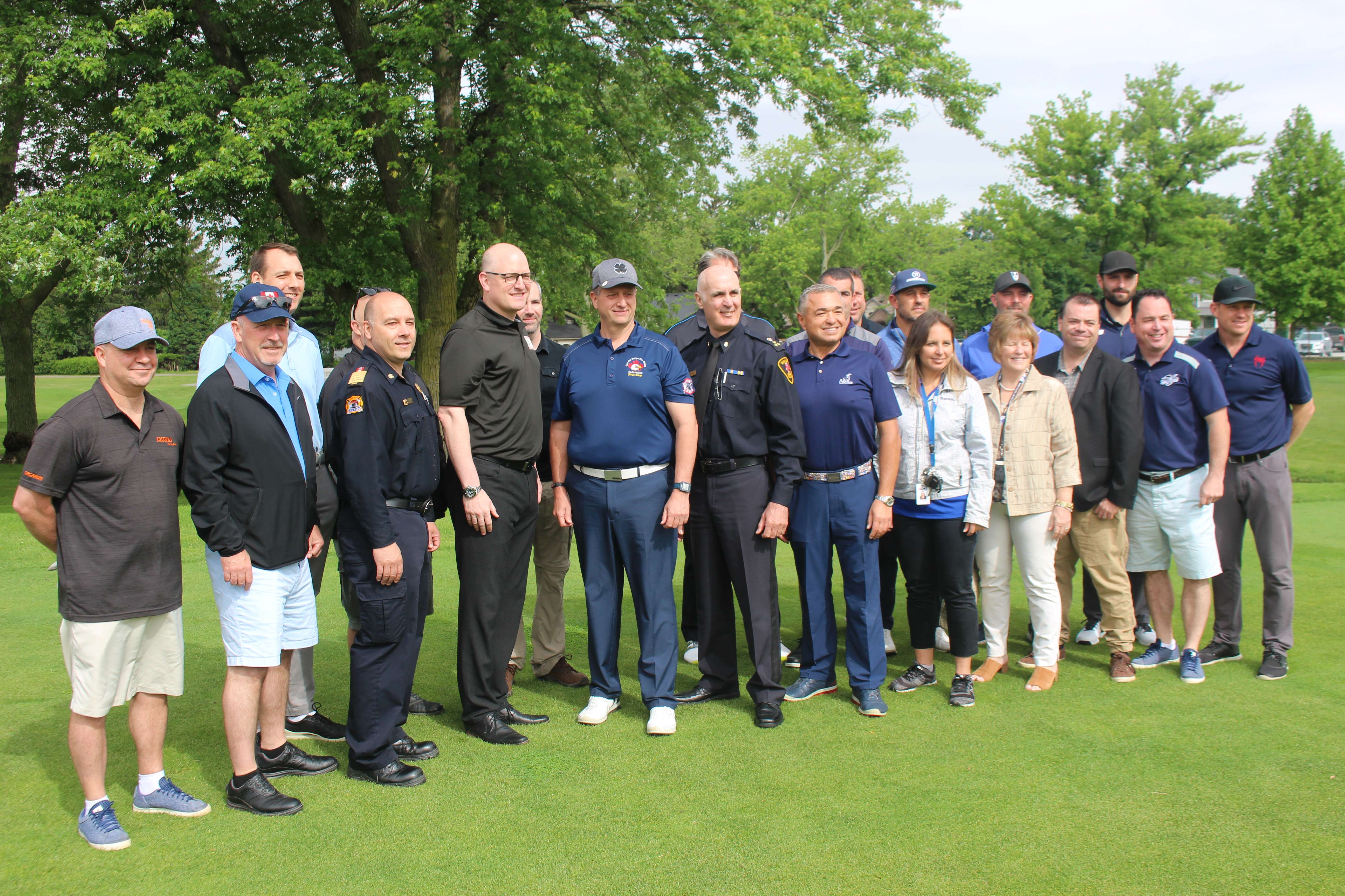 Sold-out Can-Am Golf Series tees off