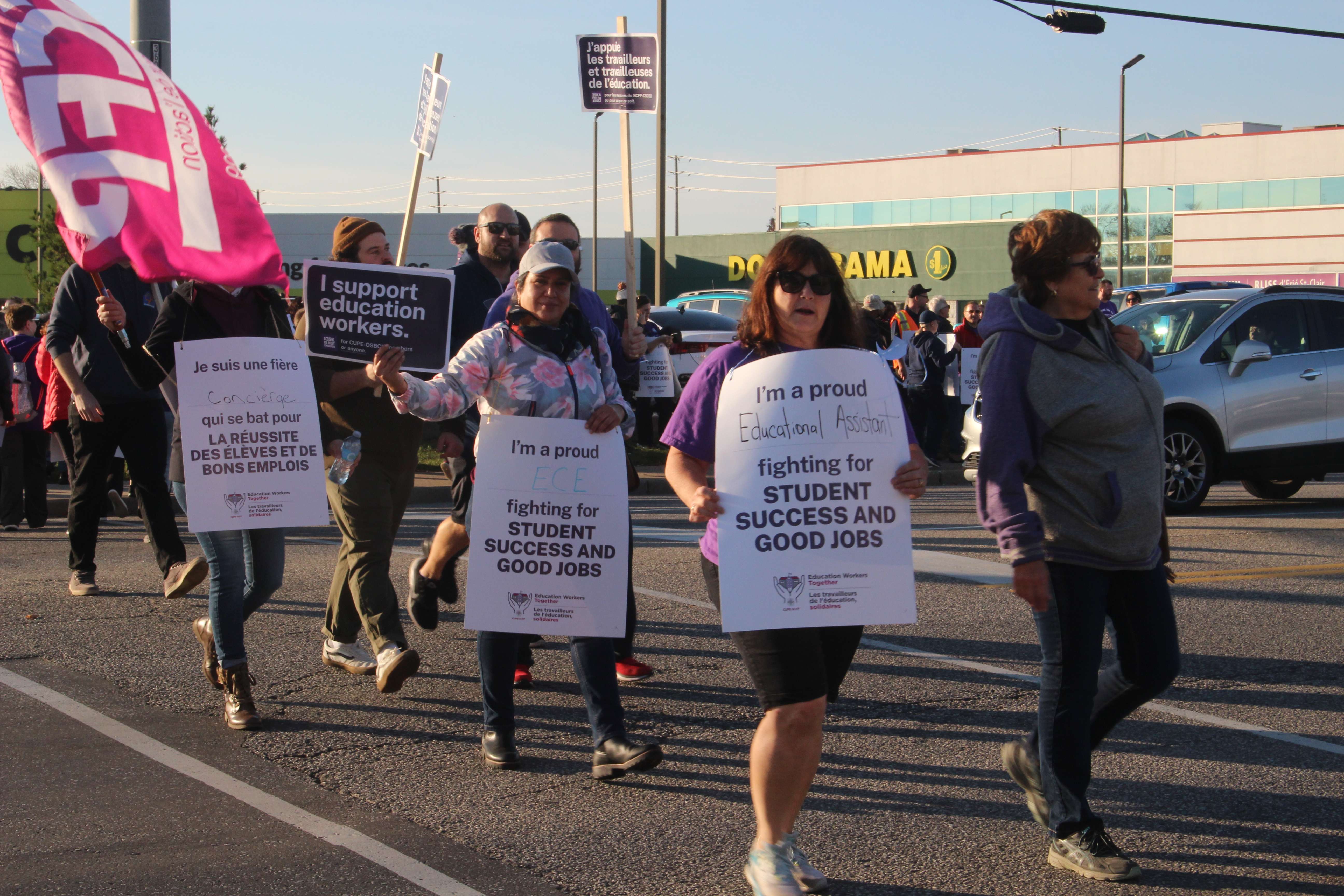 Hundreds rally in support of CUPE