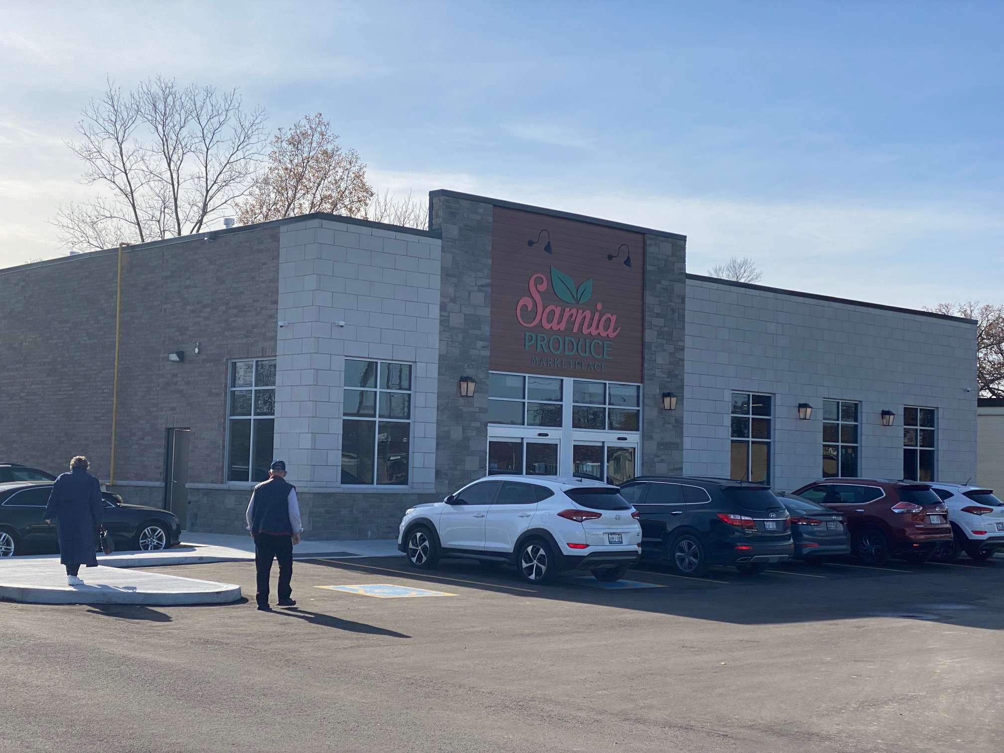 Sarnia Produce opens new retail store