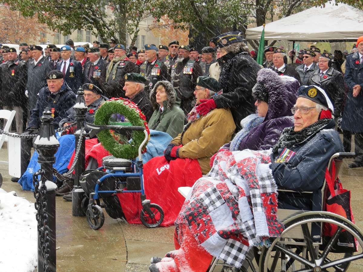 London Remembrance Day ceremony draws hundreds